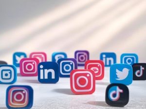 Qué son las redes sociales y que significa "Social Media" | IEBS ...